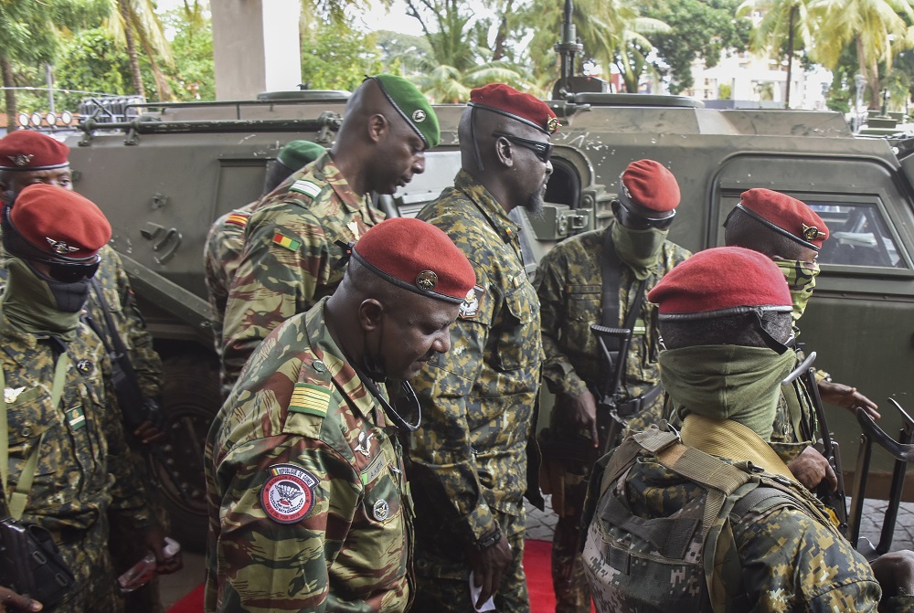 Guinée : Un an après le coup d’État, les autorités de transition doivent protéger la presse – Le ...